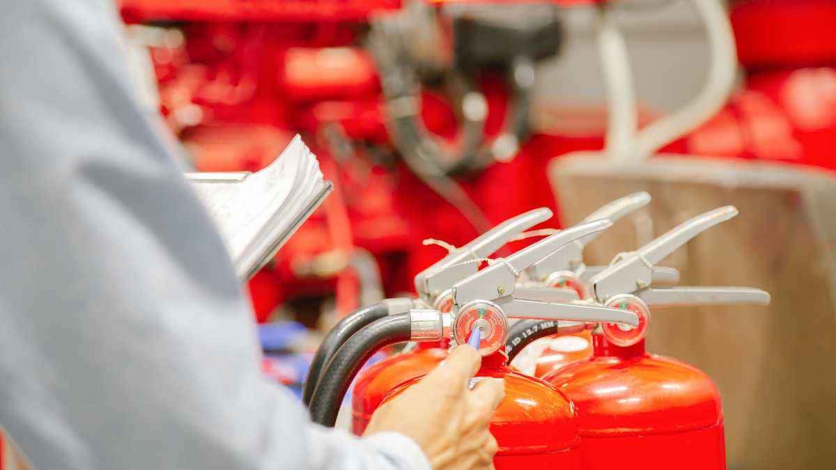 Como funciona a recarga de extintores de incêndio - Ciber Lex Blog