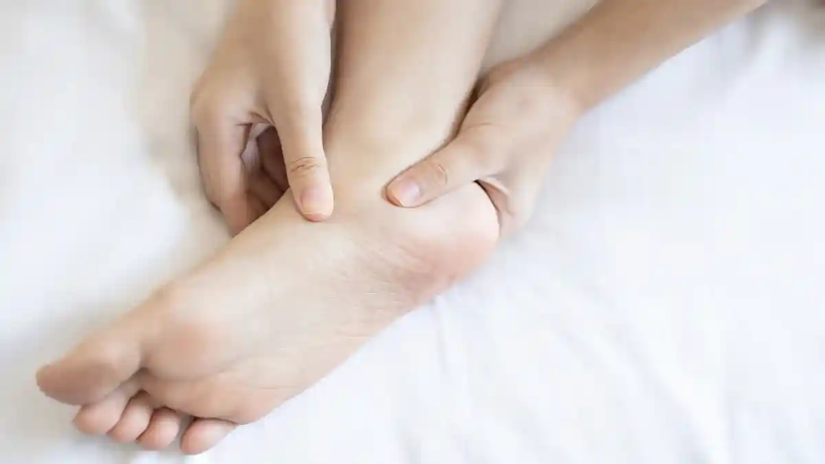 Tendinite no pé aposenta: Entenda os critérios